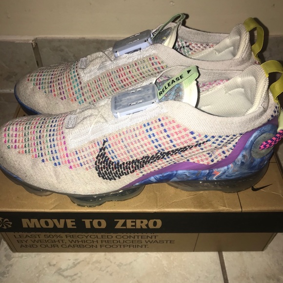 Nike | Shoes | Vapormax 220 | Poshmark